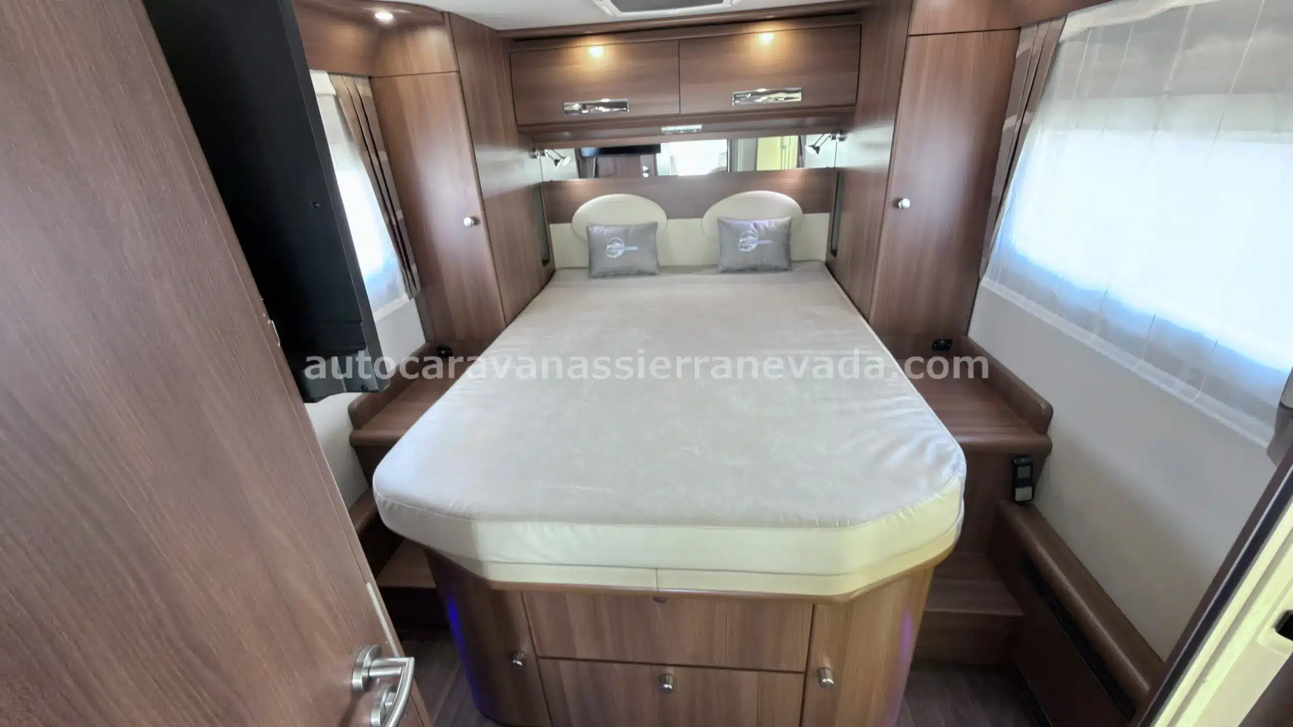 CARTHAGO PREMIUM CHIC E -LINE - Autocaravanas SierraNevada